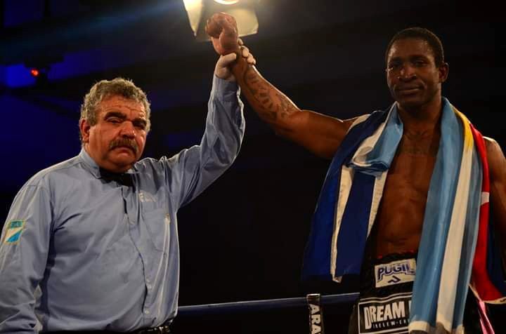 El "Indomable" Scull noqueó y se quedó con el título Sudamericano Súper ...