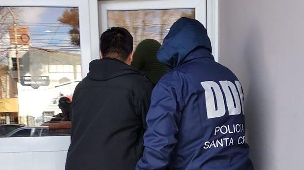 Detuvieron al acusado de abusar de su hermana en Río Gallegos Detuvieron al acusado de abusar de su hermana en Río Gallegos