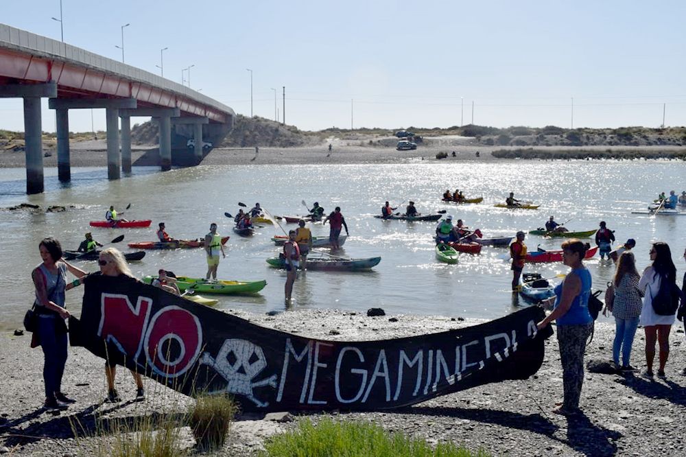 Se realizó la 2ª travesía por el Río Chubut en defensa del agua