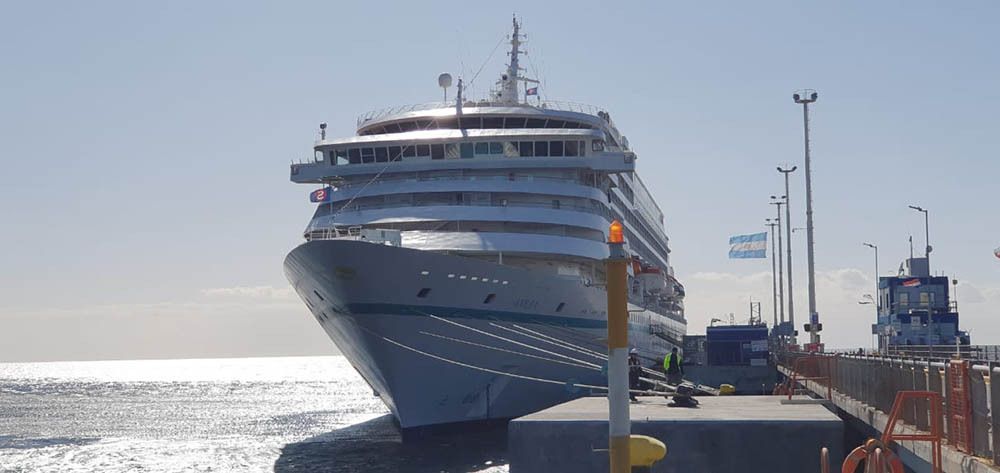 El crucero Amera arribó por 1ª vez en la temporada en Madryn