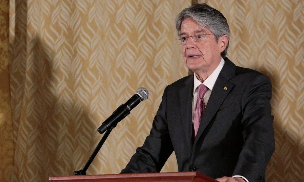 Lasso propondrá una consulta para renovar la Constitución de Ecuador ...