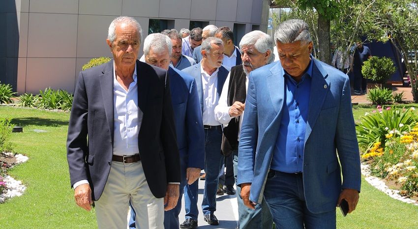 Con Claudio Tapia a la cabeza, asumió el nuevo Comité Ejecutivo de la ...