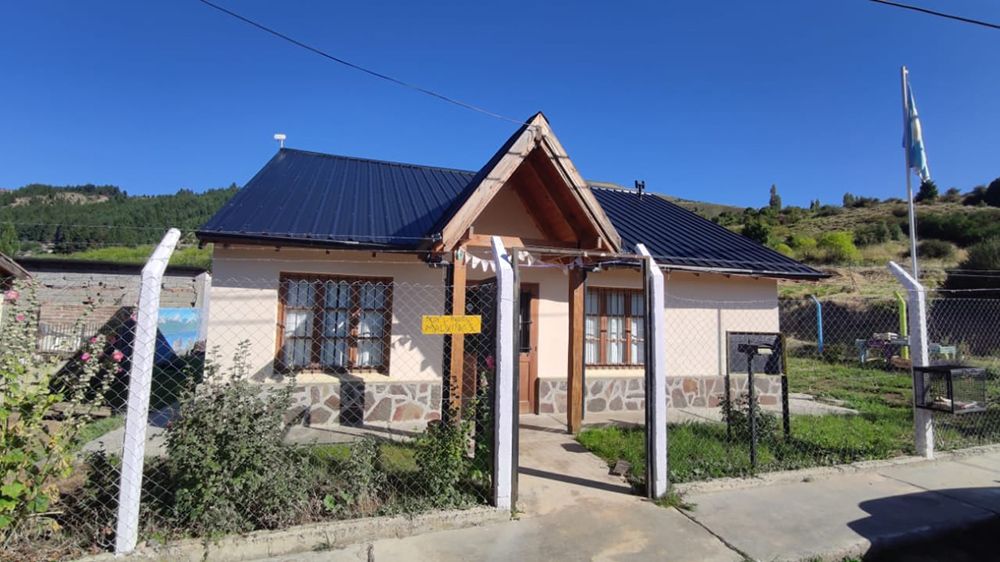 Instalan juegos en la vecinal de barrio Malvinas de Esquel