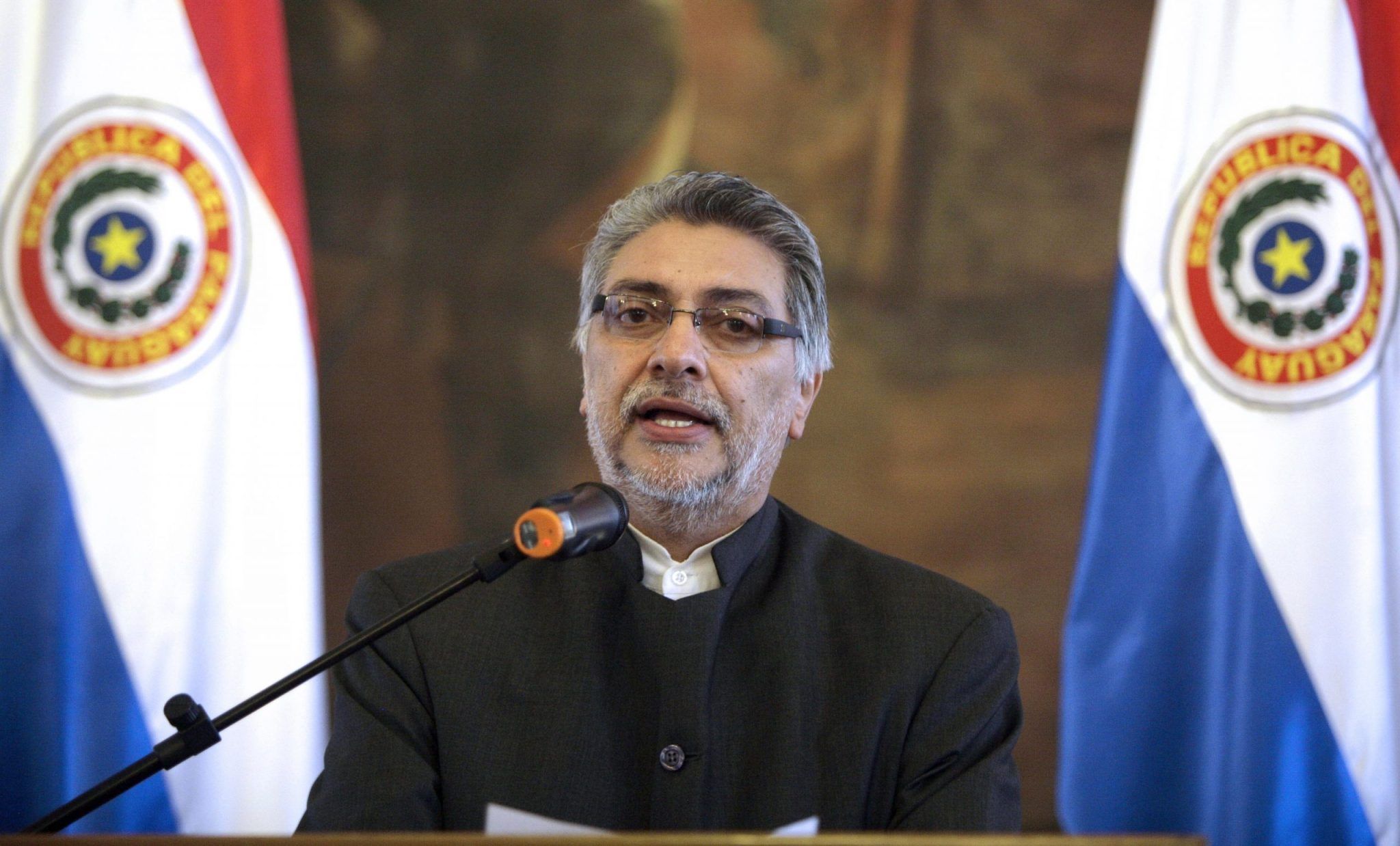 El ex presidente de Paraguay Fernando Lugo fue hospitalizado tras ...