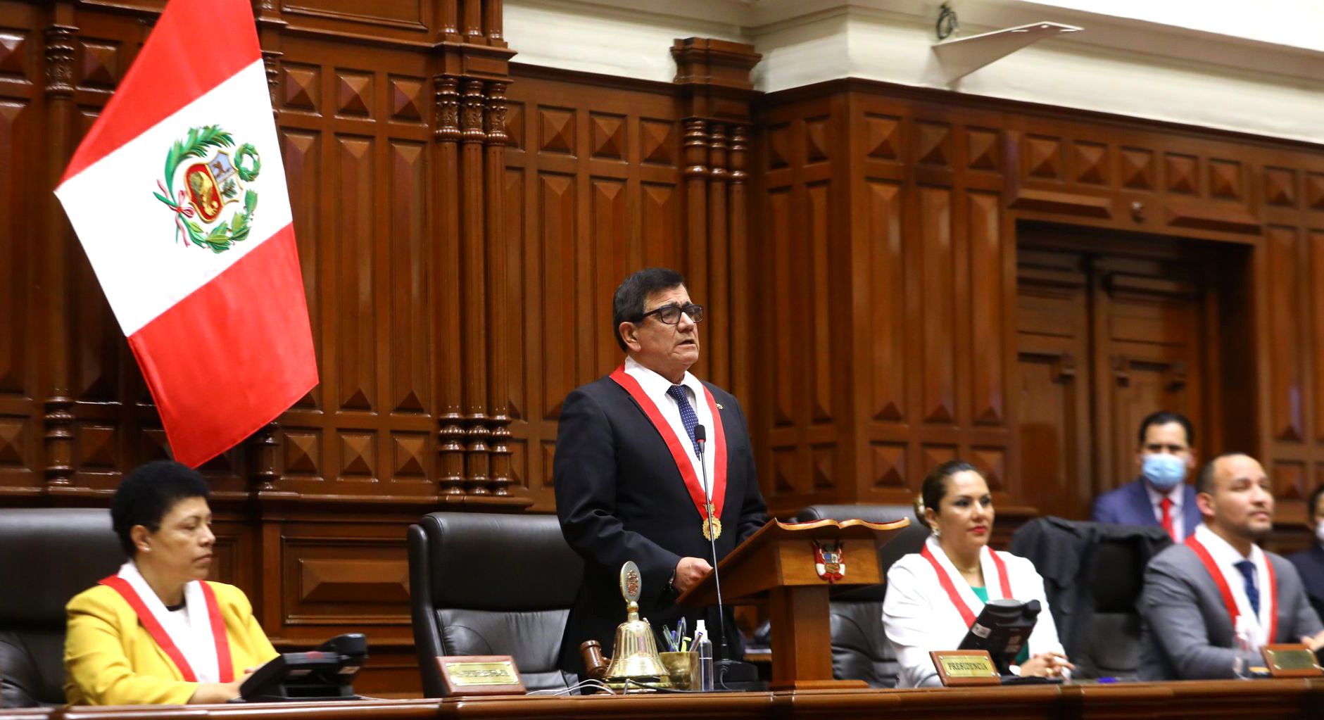 Con nuevo líder, el Congreso peruano prepara nueva ofensiva contra el ...