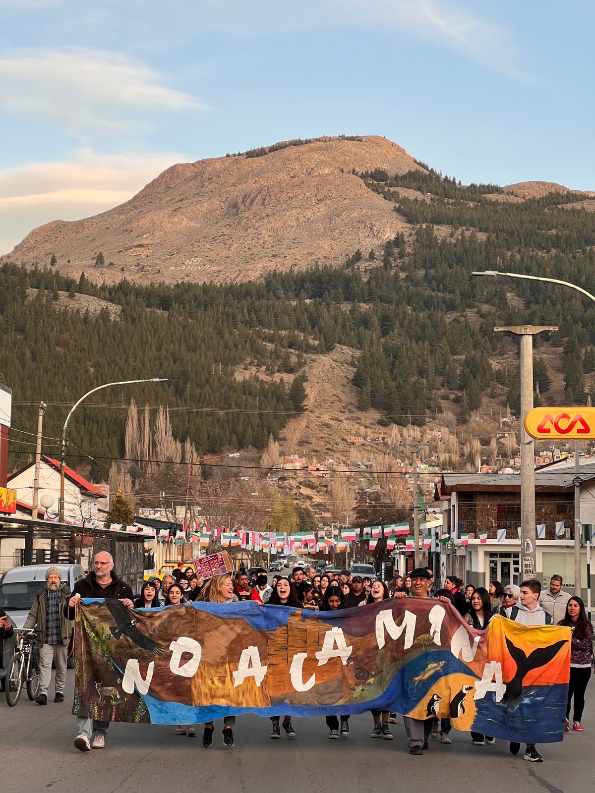 Esquel vivió una nueva Marcha de los 4 - Radio 3 Cadena Patagonia
