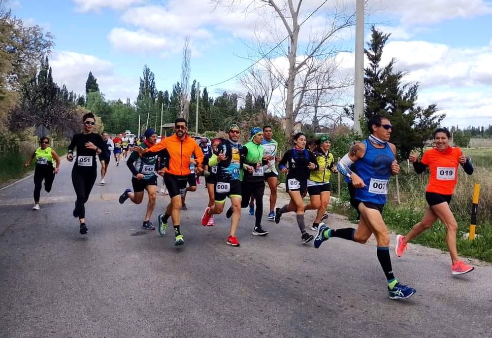 Silvio Moya y Laura Schiel ganaron el Cross de Treorcky en un día sólo ...