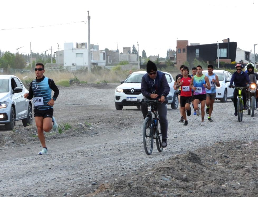 Silvio Moya y Laura Schiel ganaron el Cross de Treorcky en un día sólo ...