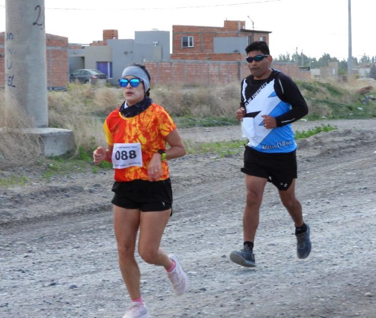 Silvio Moya y Laura Schiel ganaron el Cross de Treorcky en un día sólo ...
