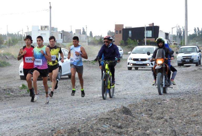 Silvio Moya y Laura Schiel ganaron el Cross de Treorcky en un día sólo ...