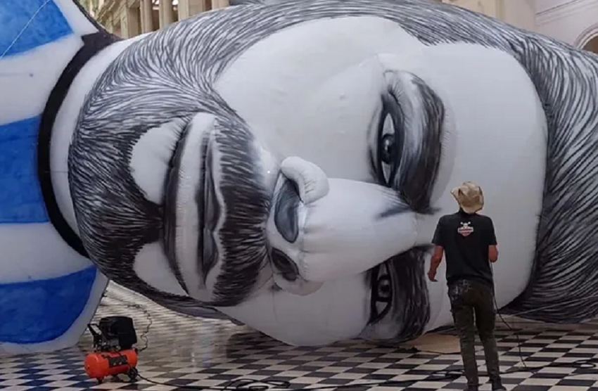 En la previa de Argentina-México, el inflable gigante de Messi que se ...