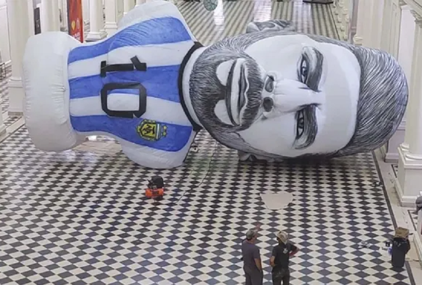 En la previa de Argentina-México, el inflable gigante de Messi que se ...