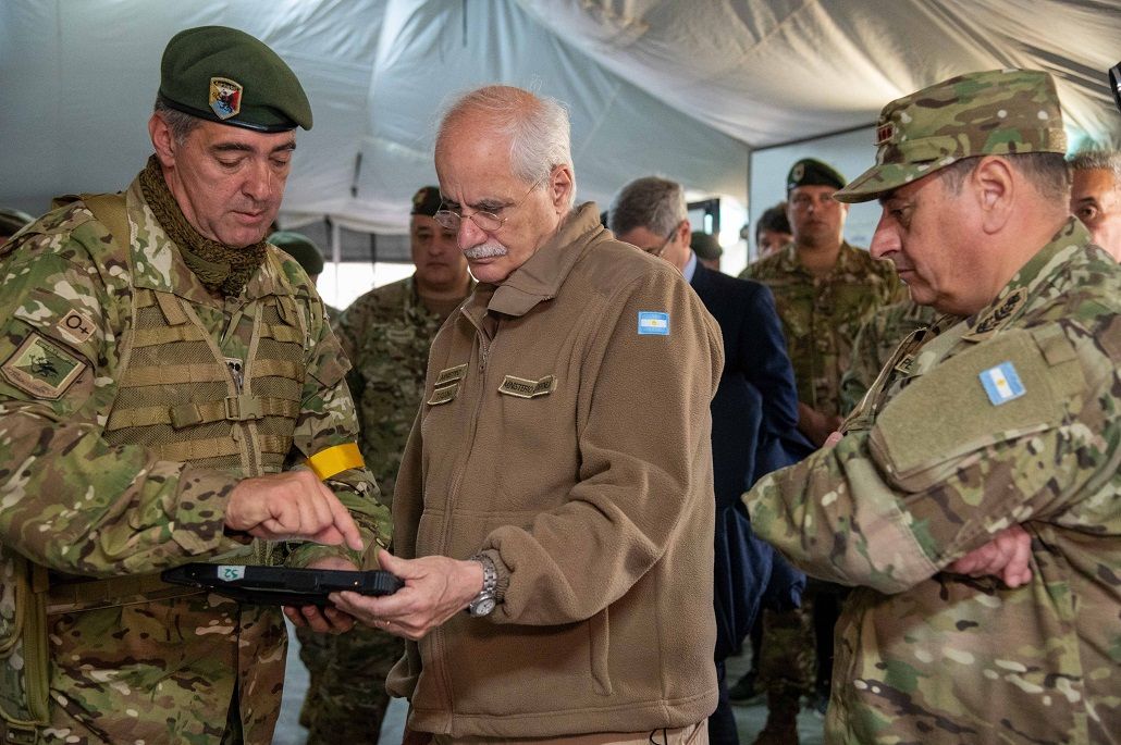 Oficializan una suma fija en diciembre para personal de FFAA y de ...