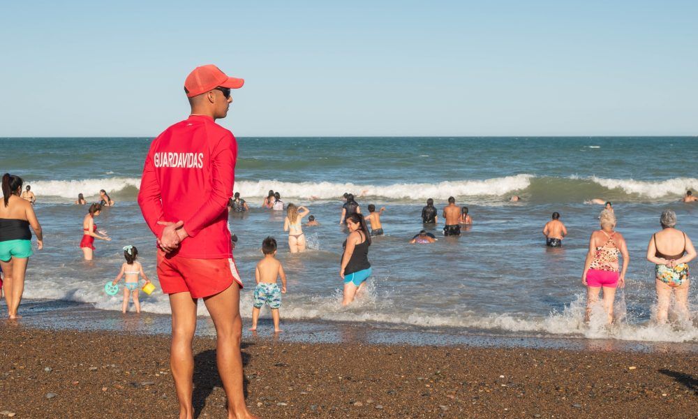 Los guardavidas volvieron a las costas de Playa Unión - Radio 3 Cadena ...