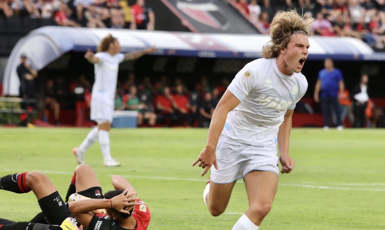 Lanús se llevó una valiosa victoria ante Colón - Radio 3 Cadena Patagonia