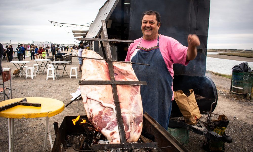 Carlos, el mejor asador de la Fiesta del Río - Radio 3 Cadena Patagonia