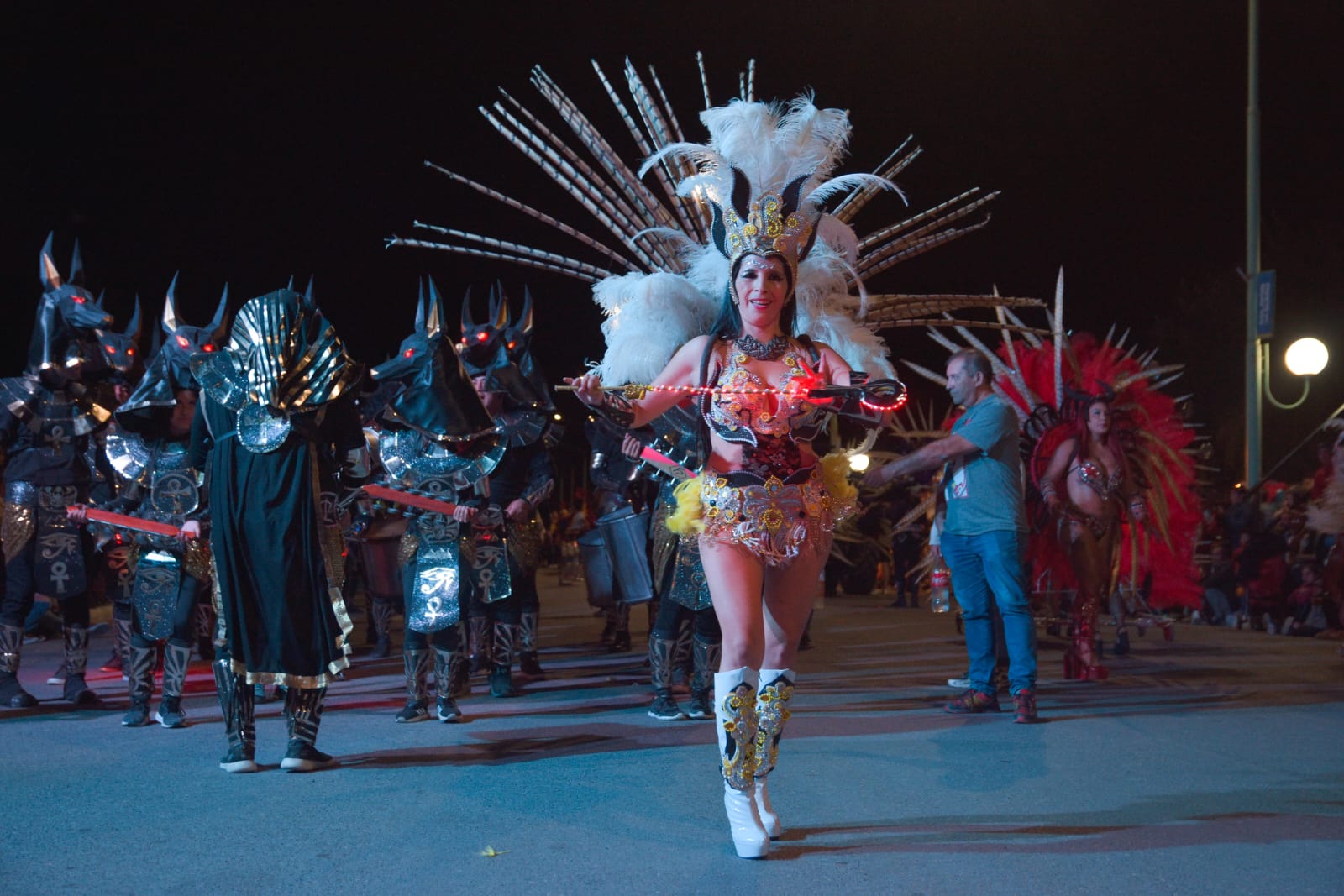 ¡MIRÁ LAS FOTOS! La fiesta del Carnaval es un éxito en Dolavon - Radio ...