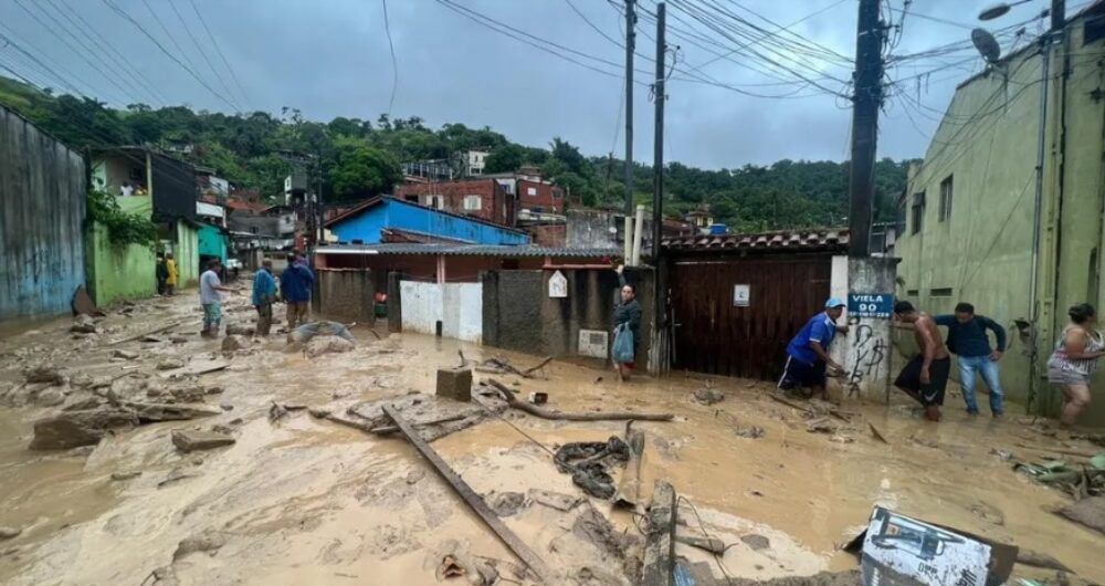 Fuertes lluvias en Brasil: hay al menos ocho muertos por un derrumbe ...