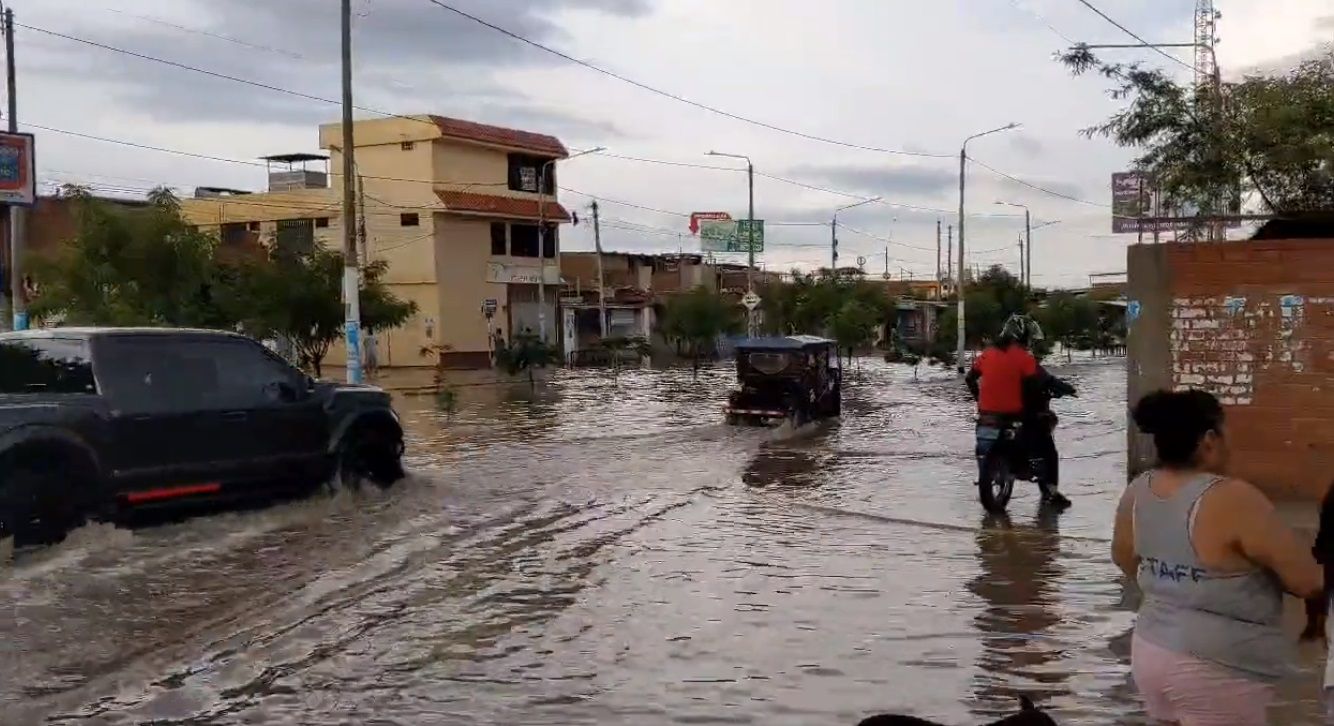 Perú Fuertes Lluvias Dejan Seis Muertos Y Cientos De Damnificados