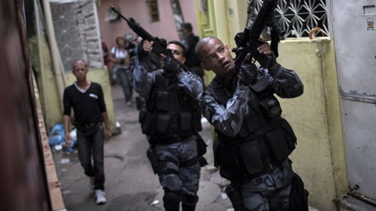 Al menos 13 civiles muertos durante un operativo contra narcos en Río ...