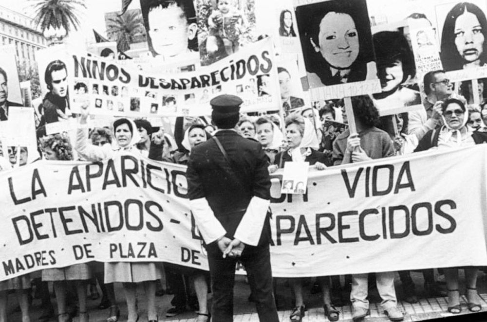 Se cumplen 46 años de la 1ª ronda de las Madres de Plaza de Mayo