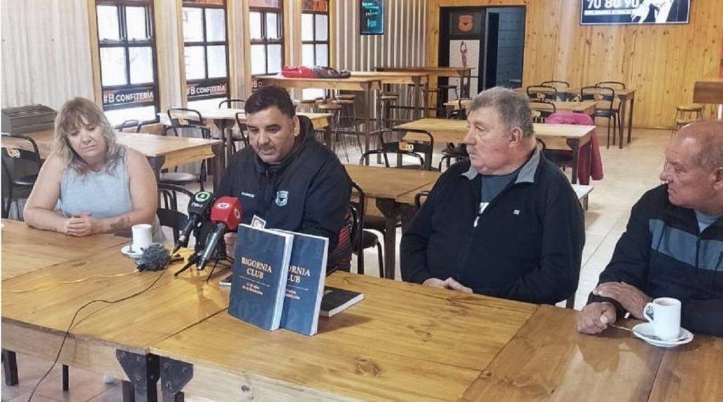 Bigornia Club presentó un libro que conmemora su medio siglo de ...