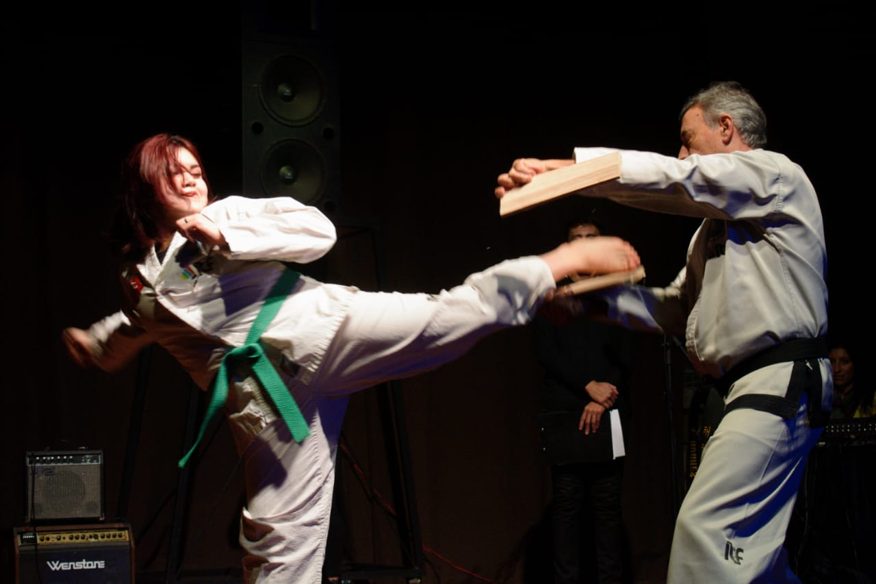 MIRÁ LAS FOTOS | Una fiesta de estudiantes y familias en el ...