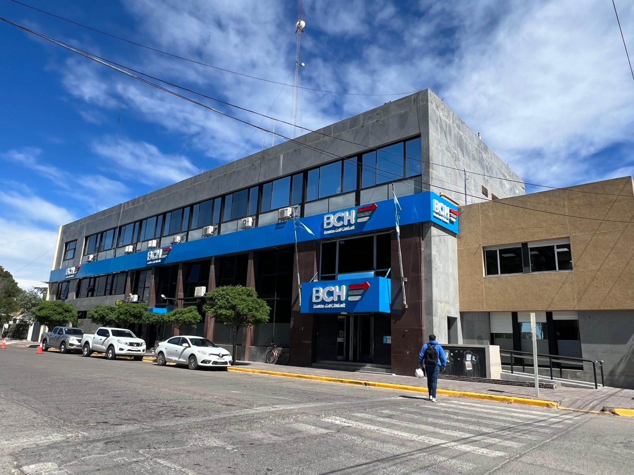 El edificio histórico del Banco del Chubut en Rawson actualizó su fachada