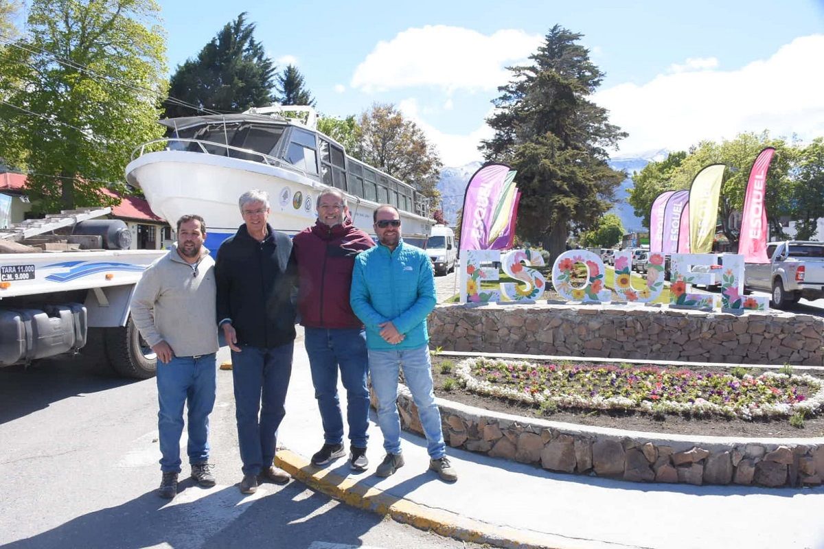 Esquel recibió a Cleona, la embarcación que potenciará el turismo ...