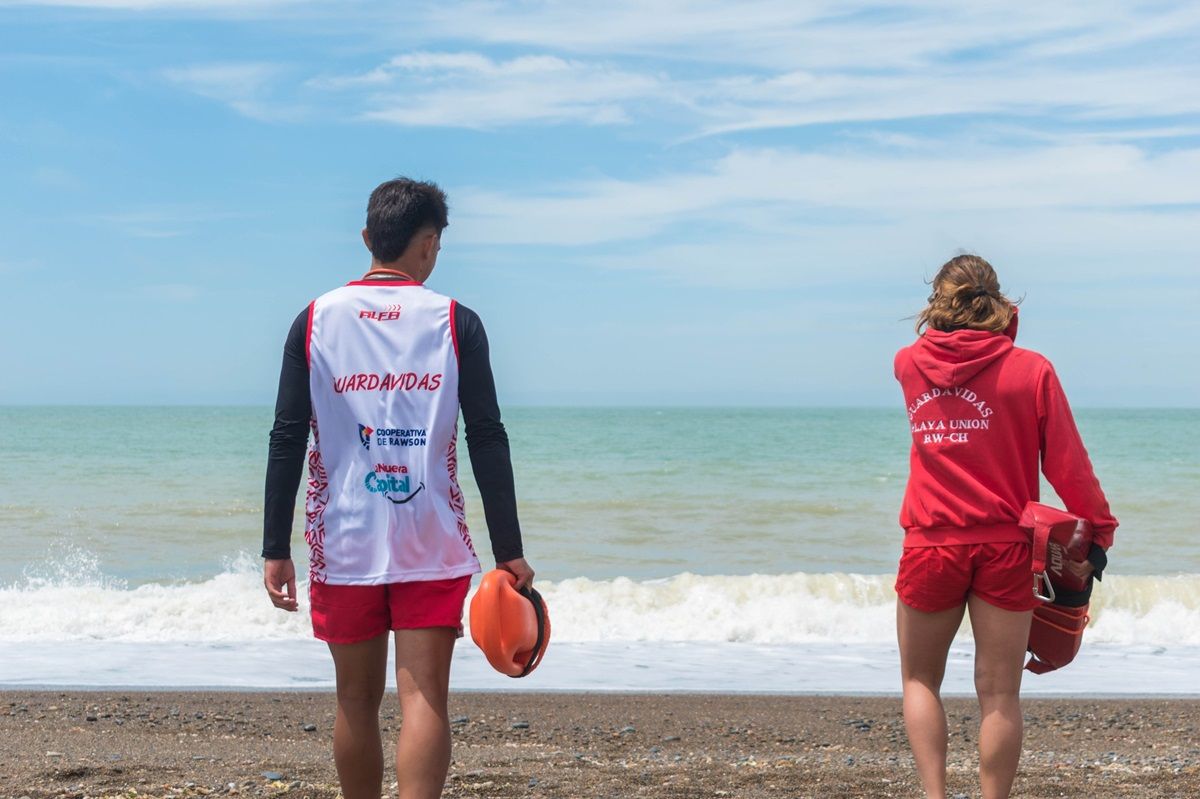 Guardavidas de Playa Unión advierten sobre las condiciones del mar ...