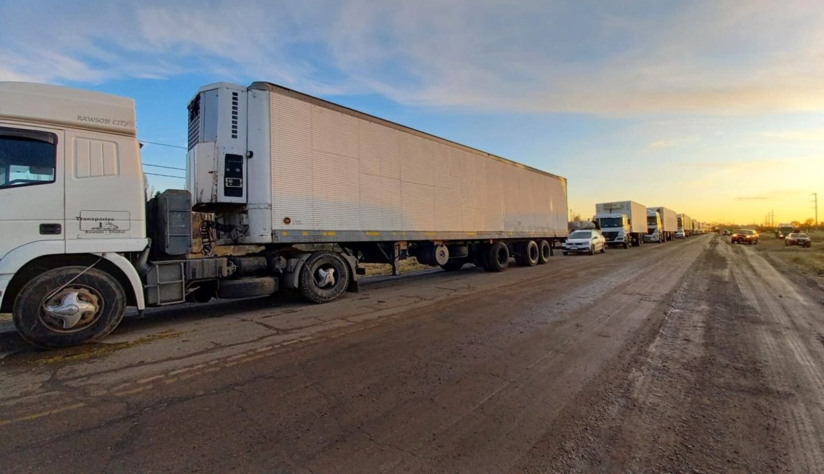 Implementan nuevas rutas para los camiones en Comodoro - Radio 3 Cadena ...