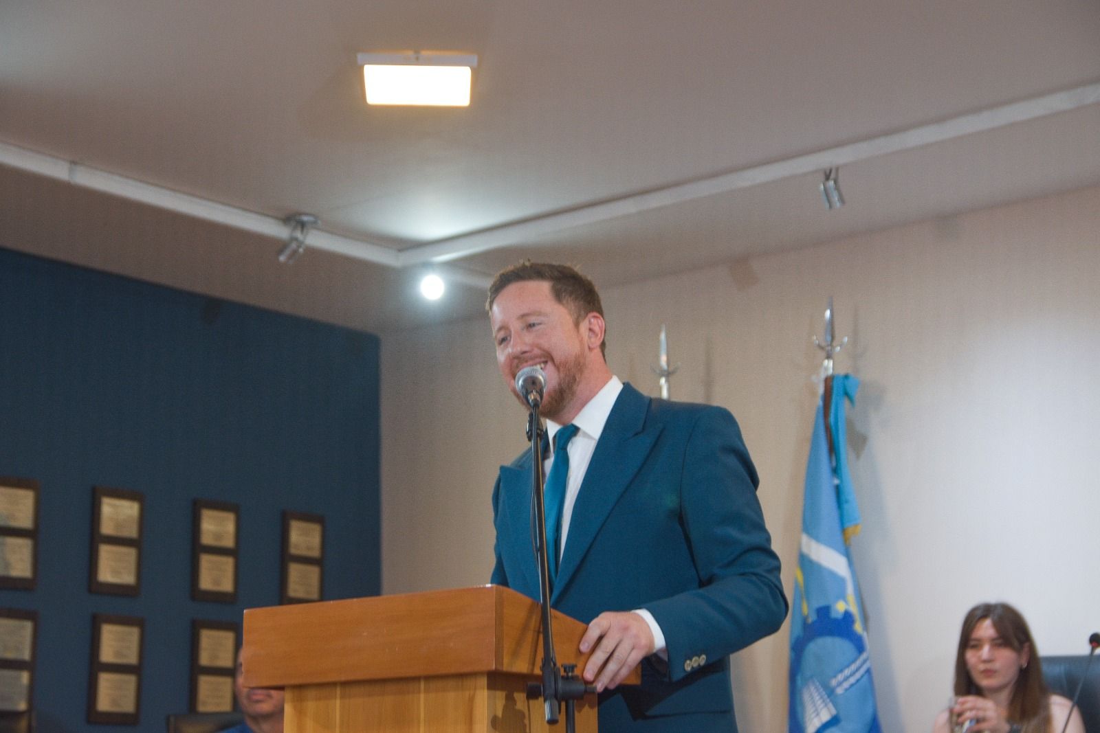 Juró el intendente Dante Bowen: “Dolavon va a crecer” - Radio 3 Cadena ...