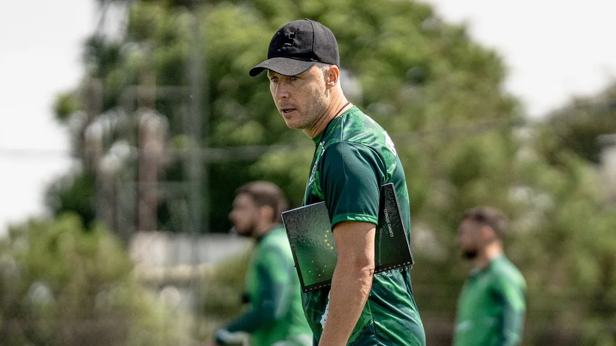 Israel Damonte asume como entrenador de Sarmiento - Radio 3 Cadena ...
