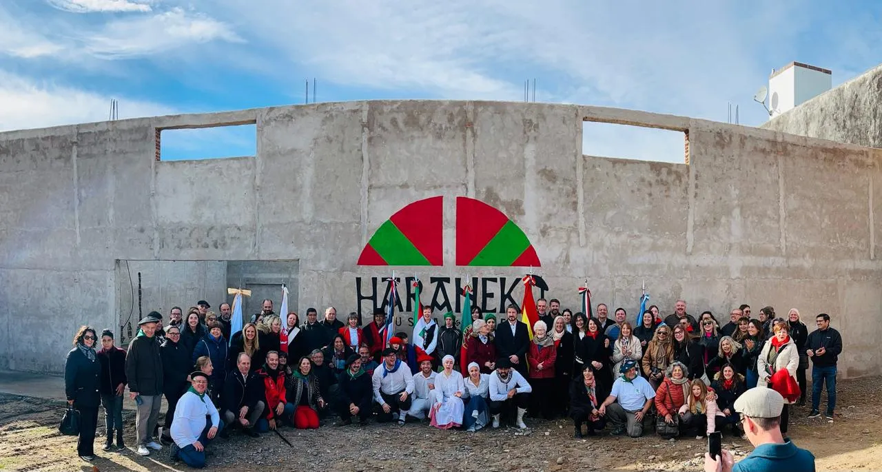Treinta años de historia y cultura: La Casa Vasca del Valle festeja su ...