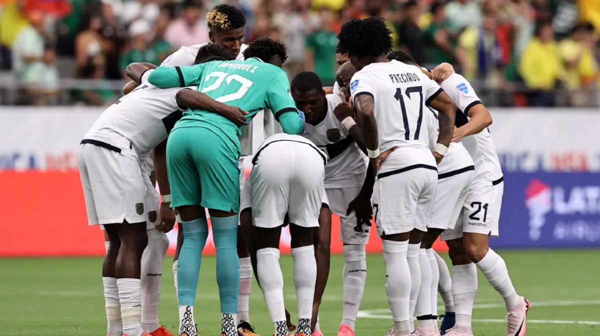 VIDEO | Tensa pelea entre jugadores ecuatorianos tras lograr la ...