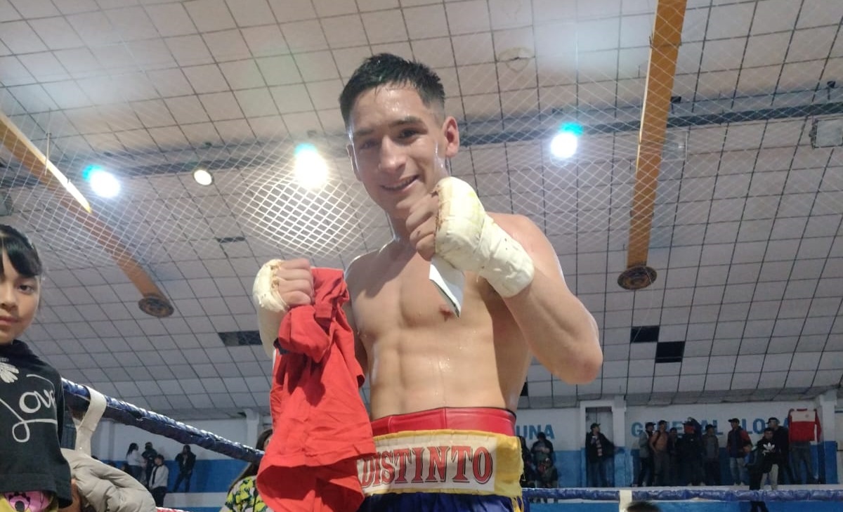 Dylan Navarro se quedó con su primer triunfo en el boxeo profesional ...