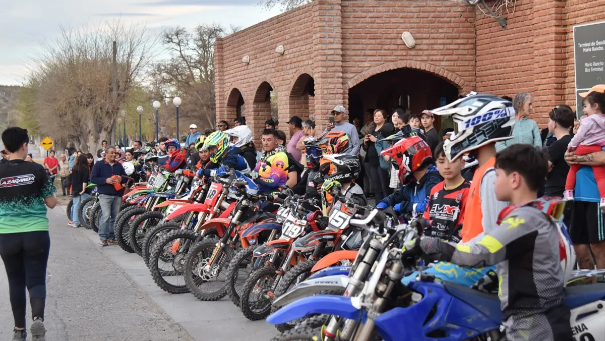 Dolavon se consolida como la nueva cuna del motocross patagónico ...