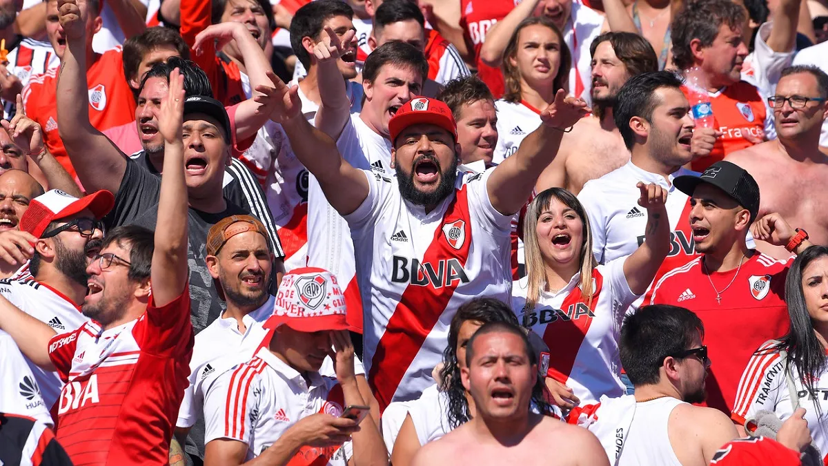La Banda de River organiza el Día del Hincha con un gran banderazo ...