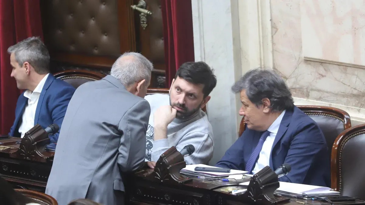 Oficializaron el nuevo bloque radical "Democracia para siempre" - Radio ...