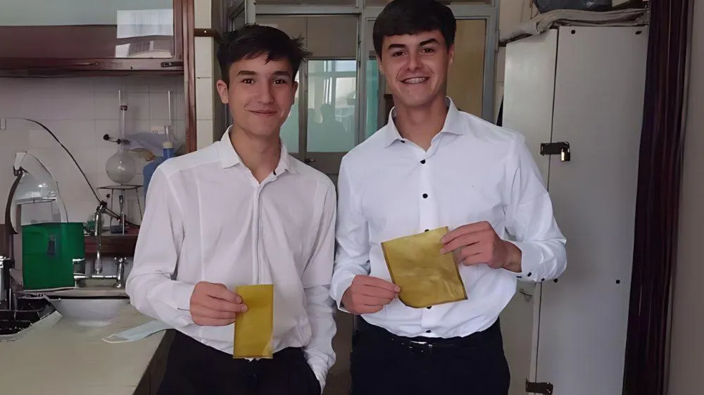 Estudiantes de Tandil crearon plástico biodegradable a partir de cítricos