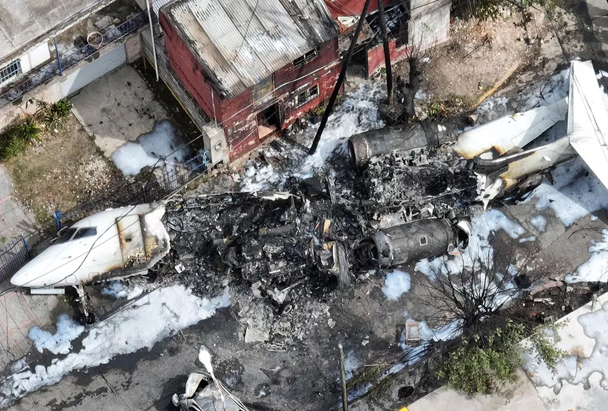 Quiénes eran los pilotos del avión caído en San Fernando - Radio 3 ...