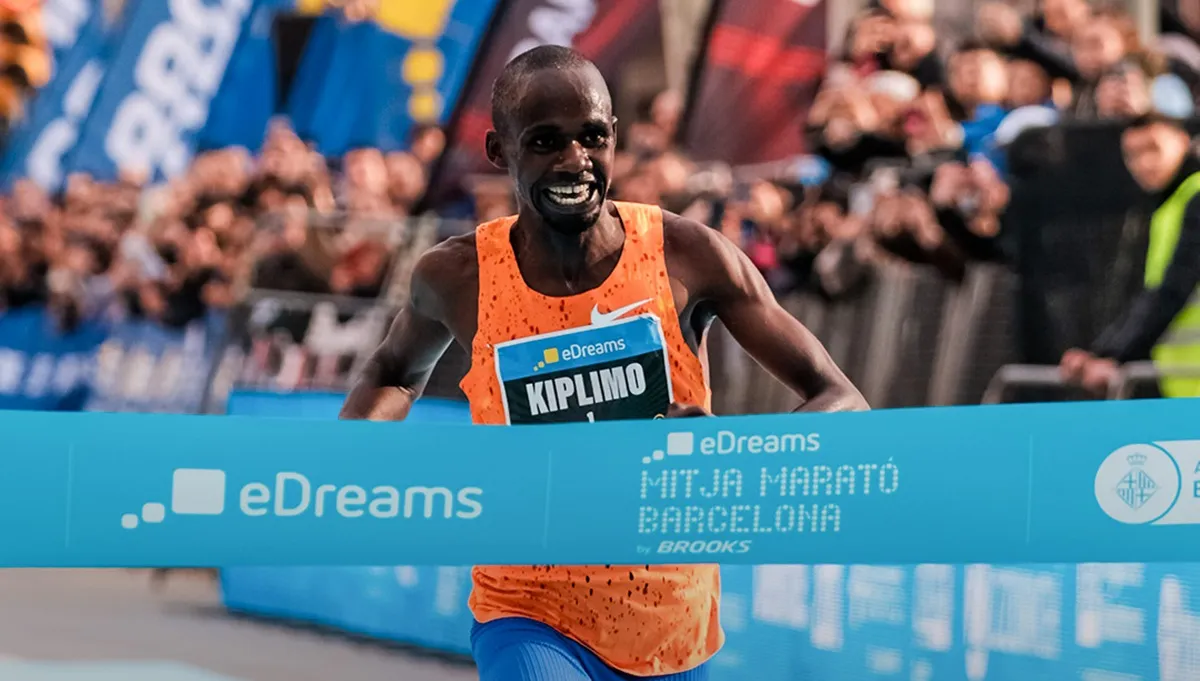 Kiplimo conquista el récord mundial en media maratón - Radio 3 Cadena Patagonia