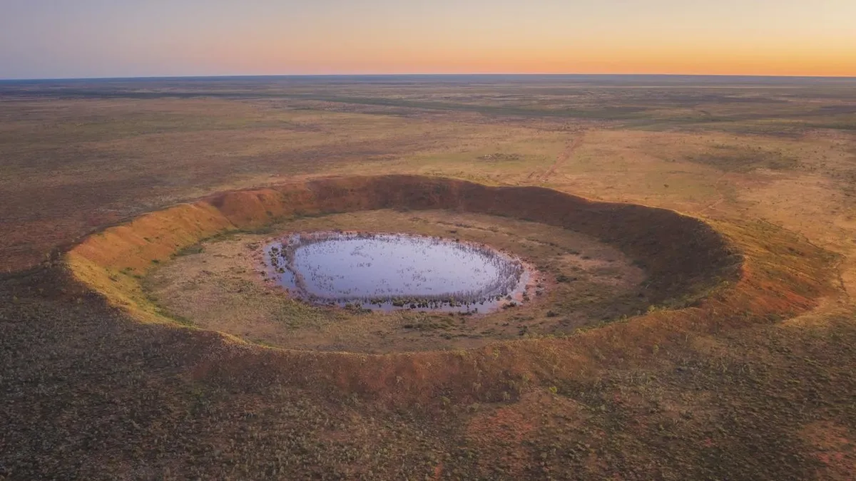 Qué se sabe sobre el cráter de meteorito más antiguo del mundo - Radio ...