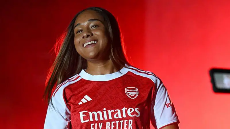 Olivia Smith, la futbolista más cara de la historia