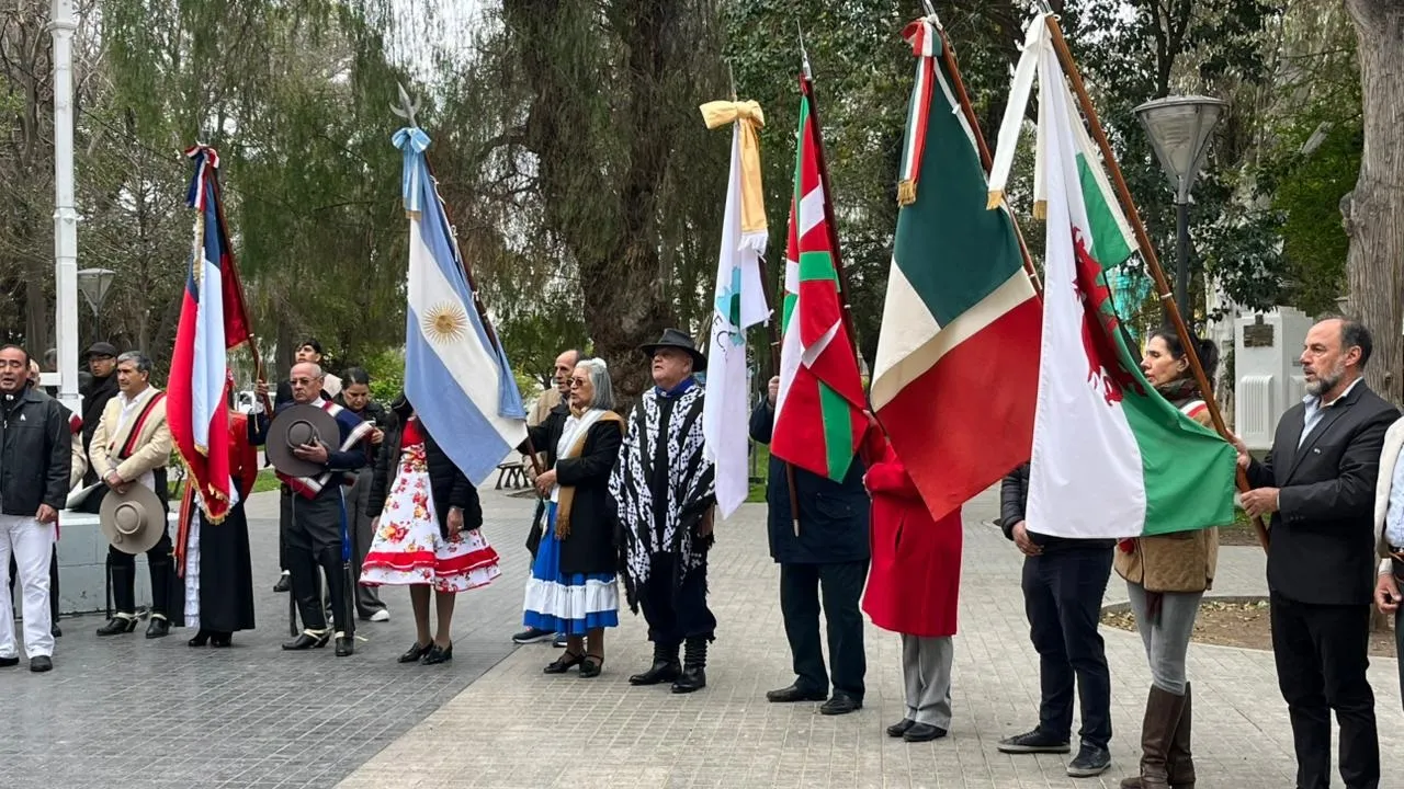 Trelew conmemoró los 215 años de la Primera Junta de Gobierno de Chile ...