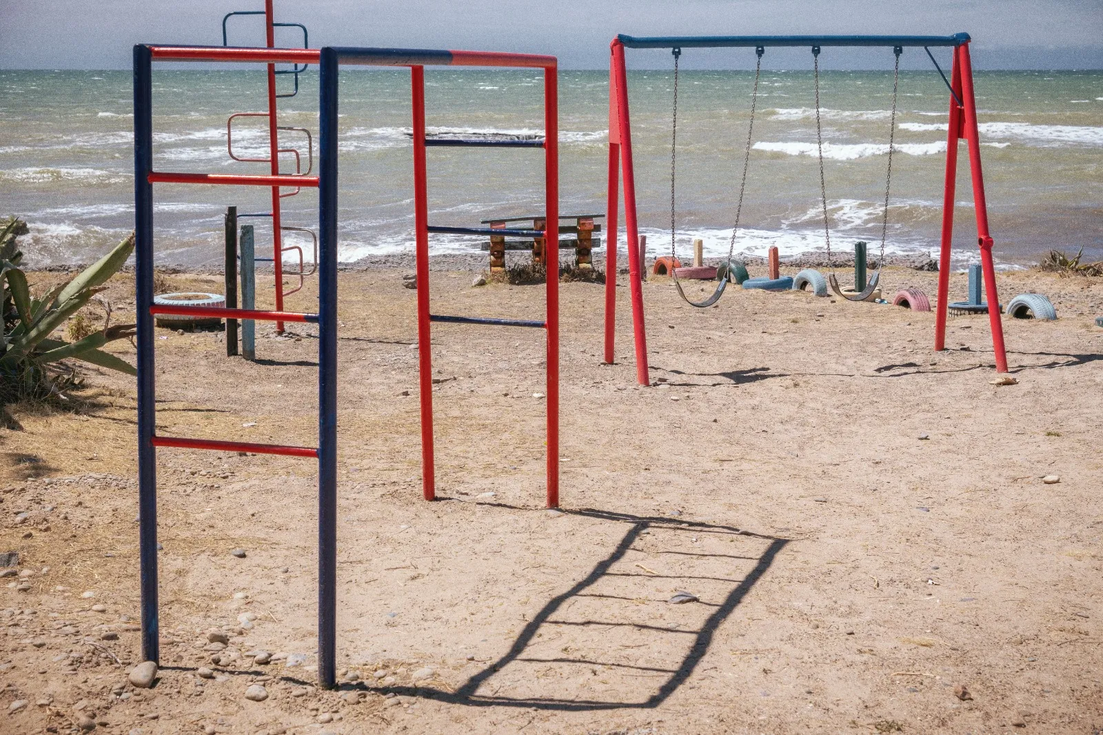 Rawson realiza trabajos de reacondicionamiento en la plaza de Playa "El ...
